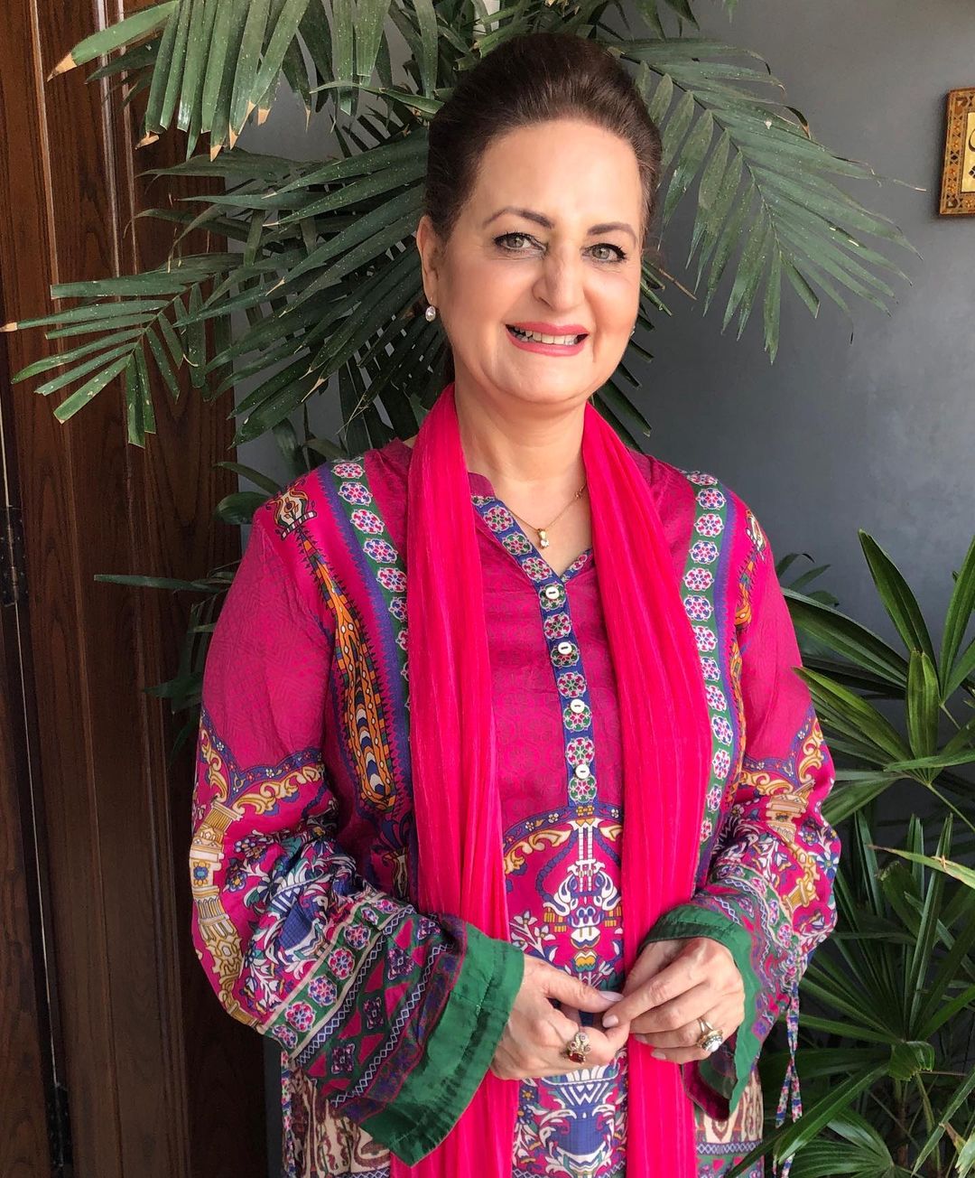 Qurbatain Cast In Real Life | Reviewit.pk