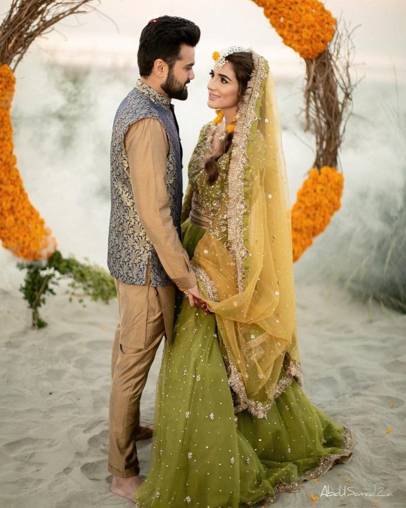 Rabab Hashim Mehndi Photo Shoot | Reviewit.pk