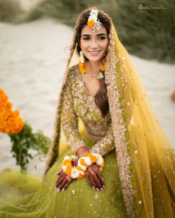 Rabab Hashim Mehndi Photo Shoot | Reviewit.pk