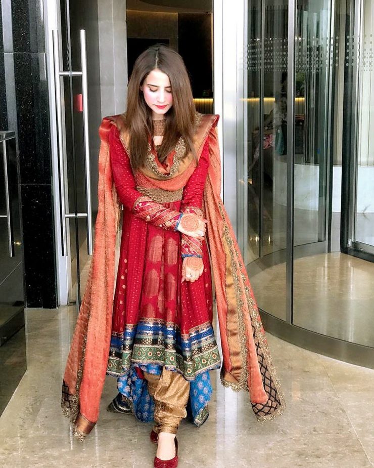 Actress Saniya Shamshad Latest Pictures from her Instagram | Reviewit.pk