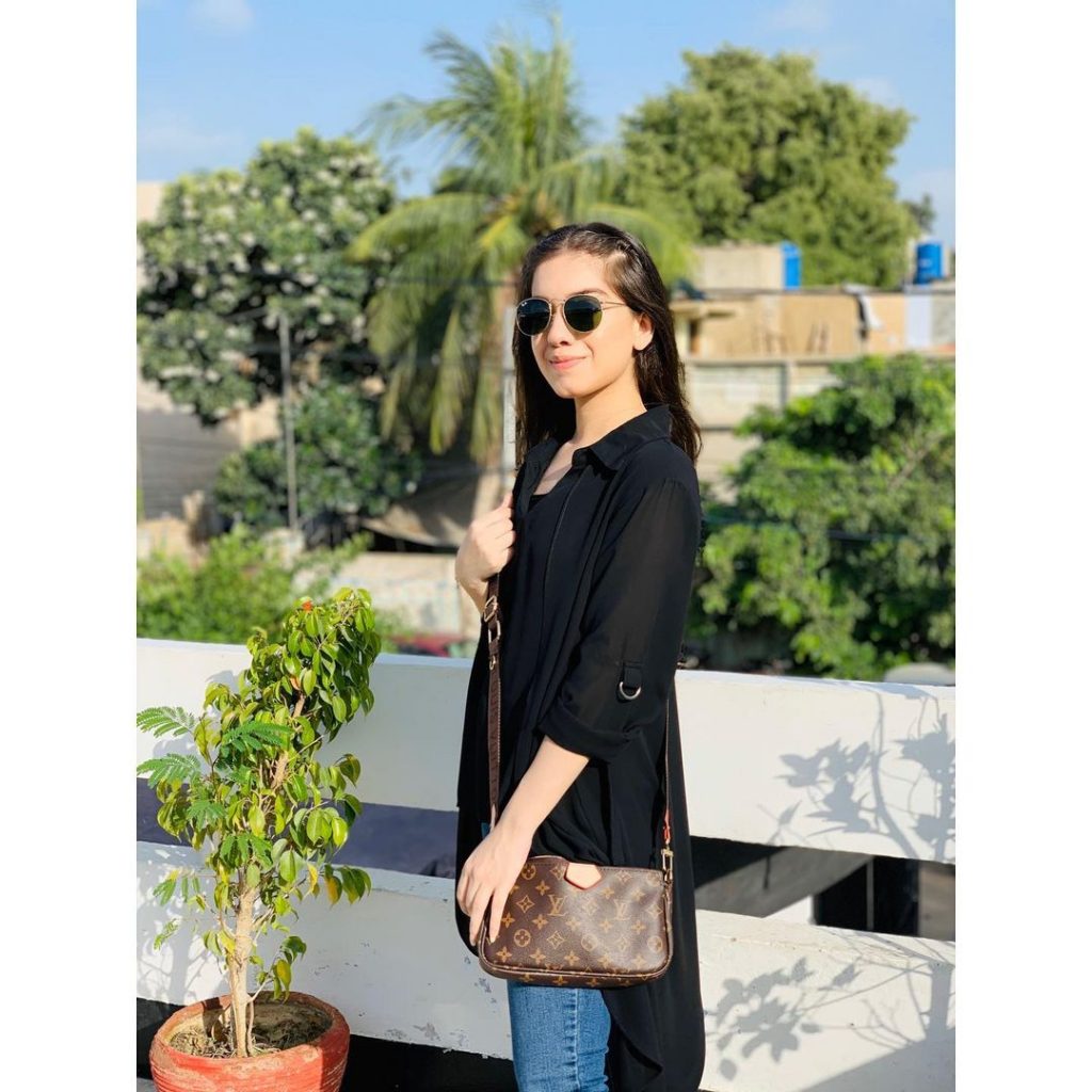 Sarah Razi with her Baby Girl - Adorable Pictures | Reviewit.pk