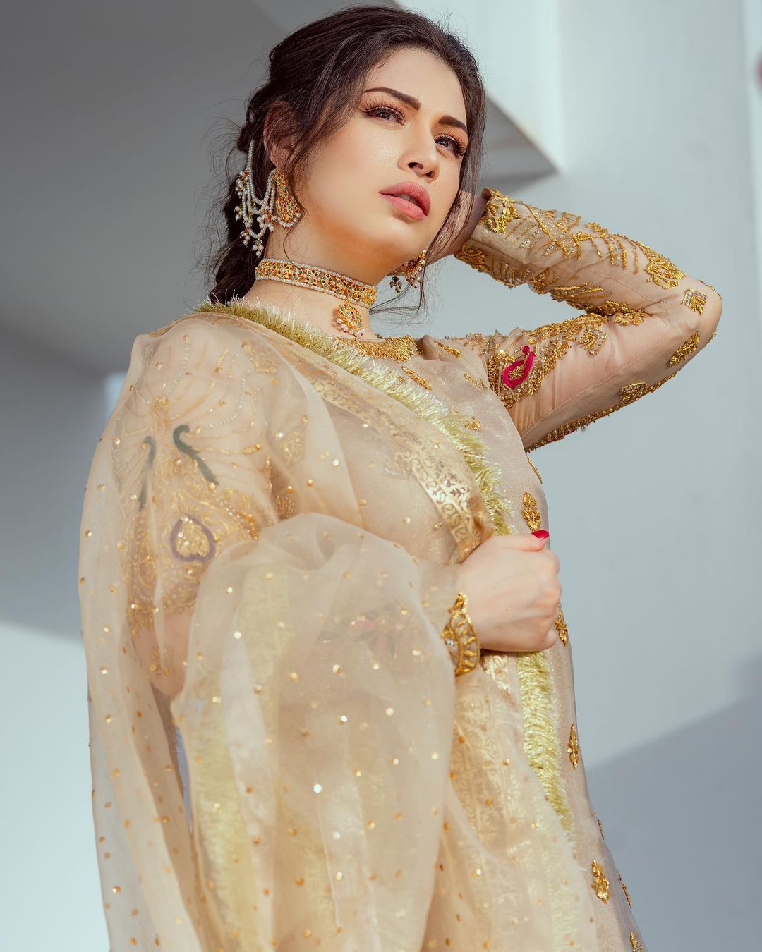 Sidra Batool Beautiful Bridal Shoot | Reviewit.pk