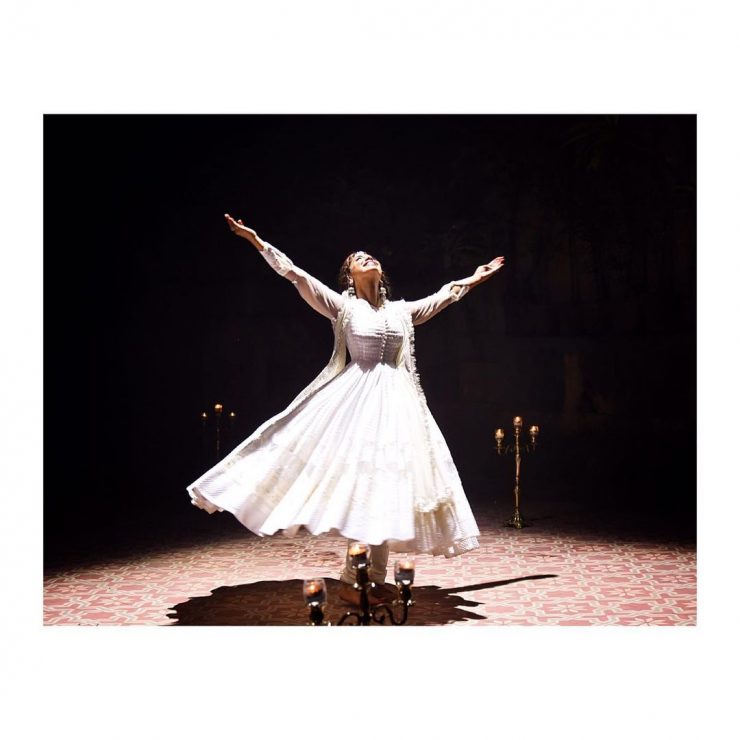 Sonya Hussyn Paid Tribute To Iqbal Bano In Latest Video | Reviewit.pk