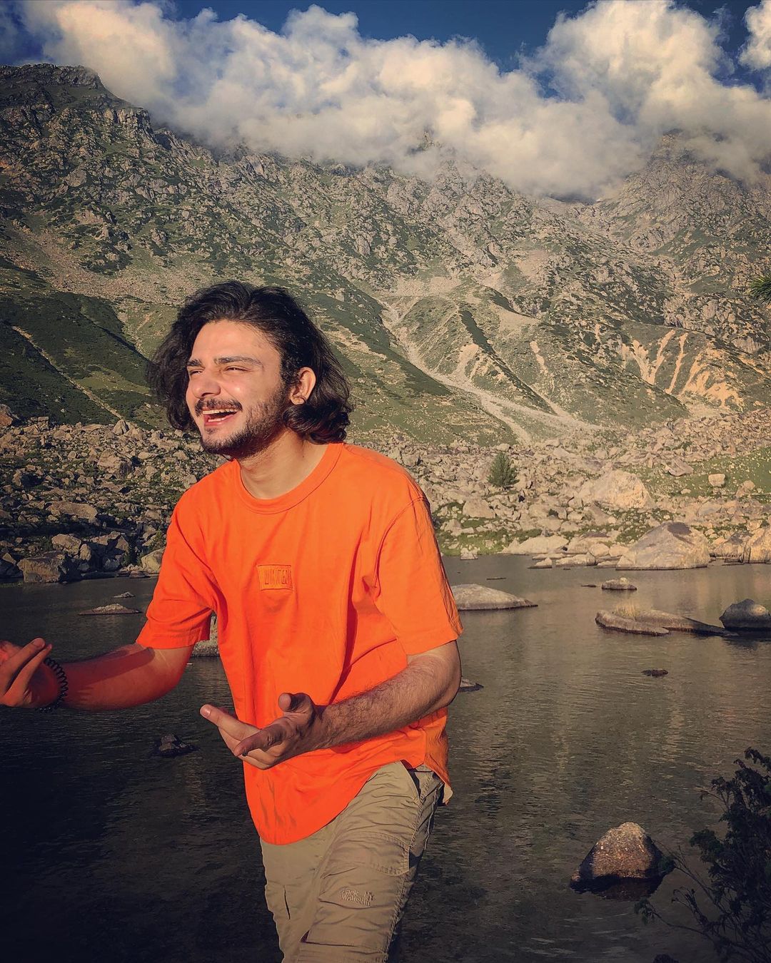 Vlogger Ukhano Gets Married | Reviewit.pk