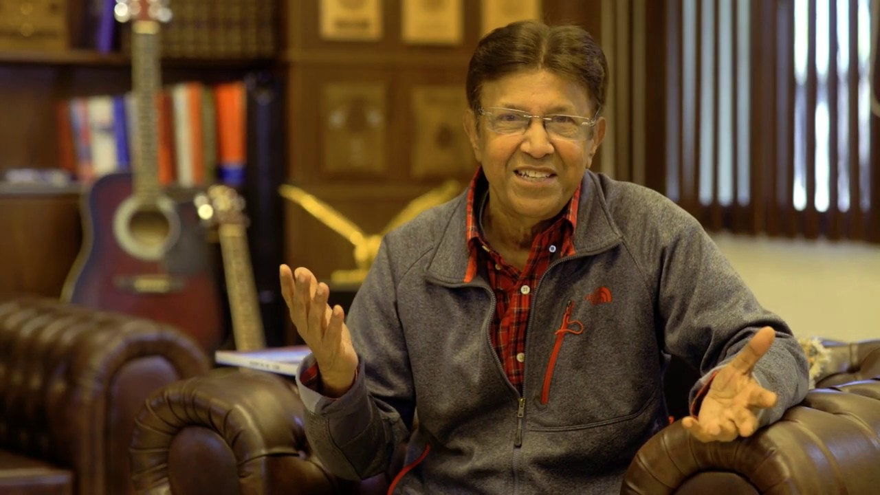 Singer Alamgir Undergoes Kidney Transplant | Reviewit.pk