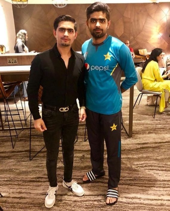 Beautiful Clicks Of Babar Azam With His Family | Reviewit.pk