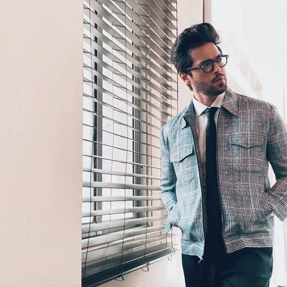 Fahad Mustafa's New Picture And Public Criticism | Reviewit.pk
