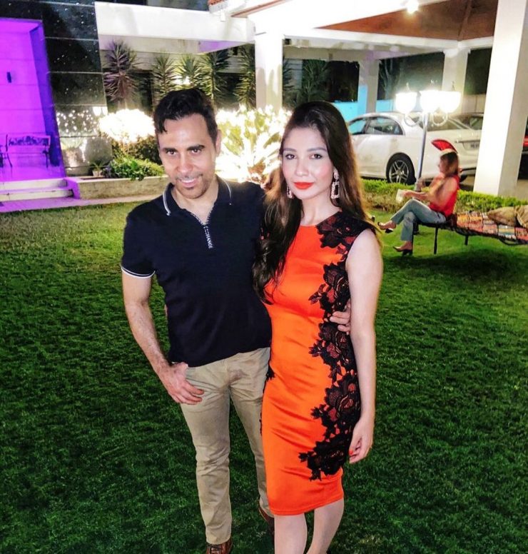 Haroon Rashid's Wife Discloses The Story Of Their Marriage | Reviewit.pk