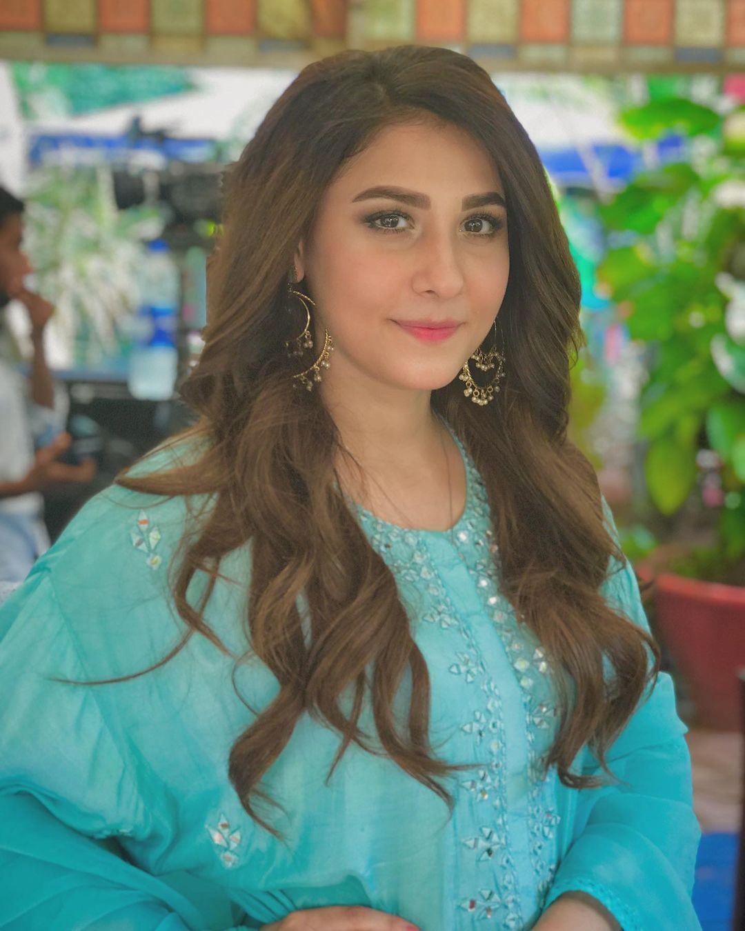 Latest Shoot Of Hina Altaf For Royli Salon | Reviewit.pk