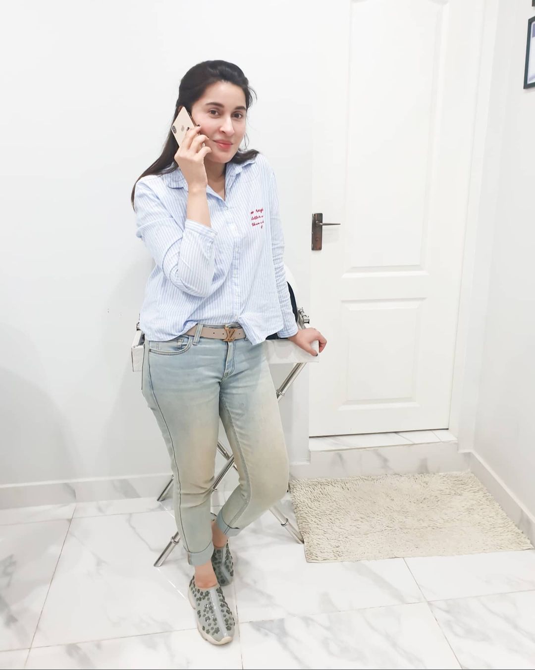 Dr Shaista Lodhi all the Way From Her Clinic | Reviewit.pk