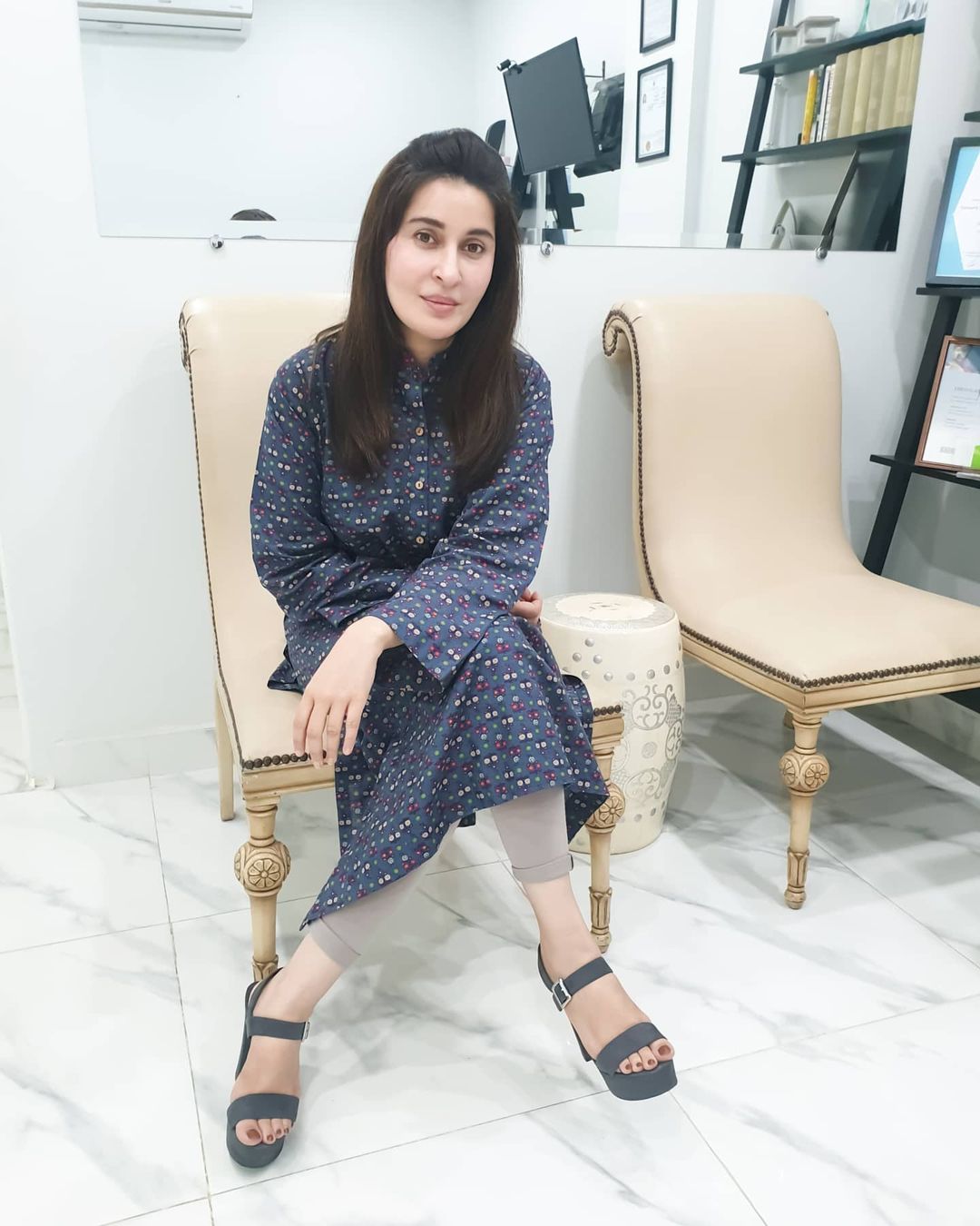 Dr Shaista Lodhi all the Way From Her Clinic | Reviewit.pk