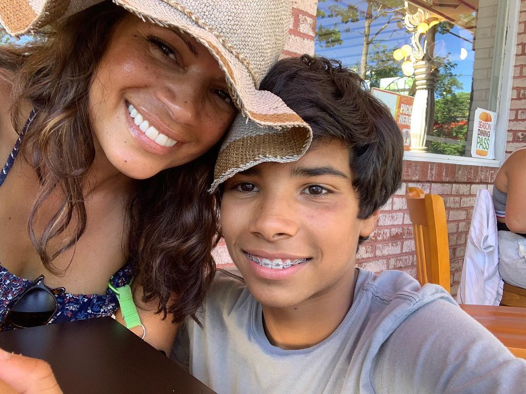 Jane The Virgin Cast In Real Life 2020 | Reviewit.pk