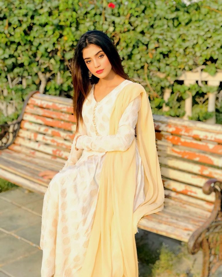 Latest Bridal Shoot Featuring Laiba Khan | Reviewit.pk