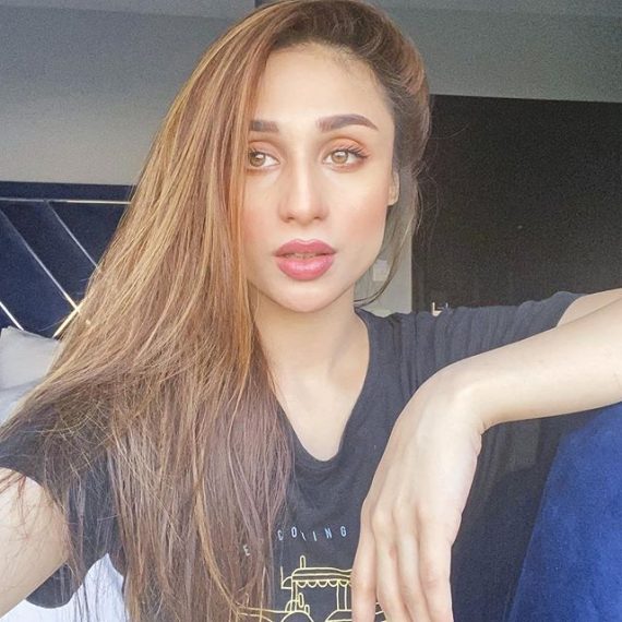 Mashal Khan Singing A Song Is All You Need To Listen Today | Reviewit.pk