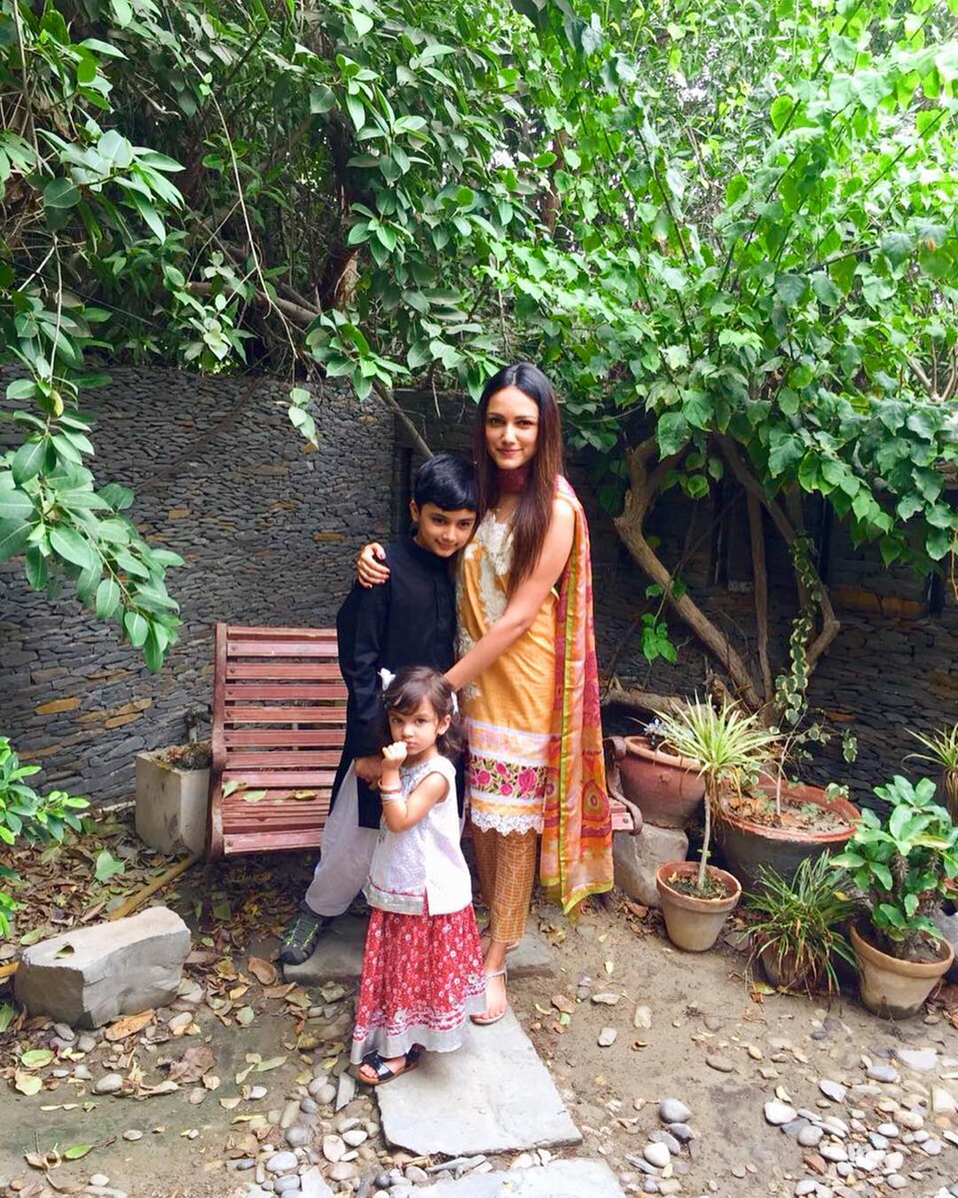 Bushra Ansari Daughter - Who Is She? | Reviewit.pk