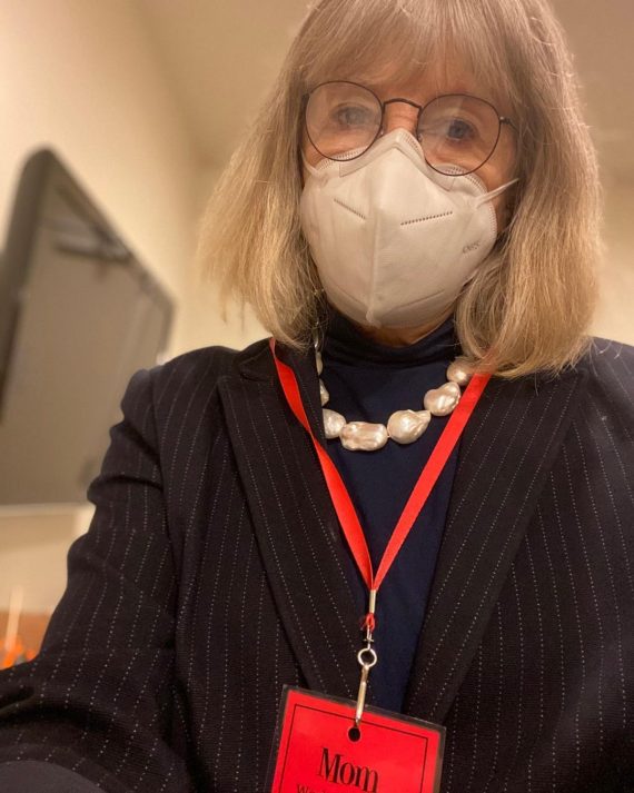 Mom Cast In Real Life | Reviewit.pk