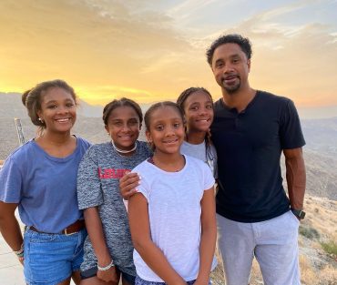 Jonathan Pitts Wife | 10 Beautiful Pictures | Reviewit.pk