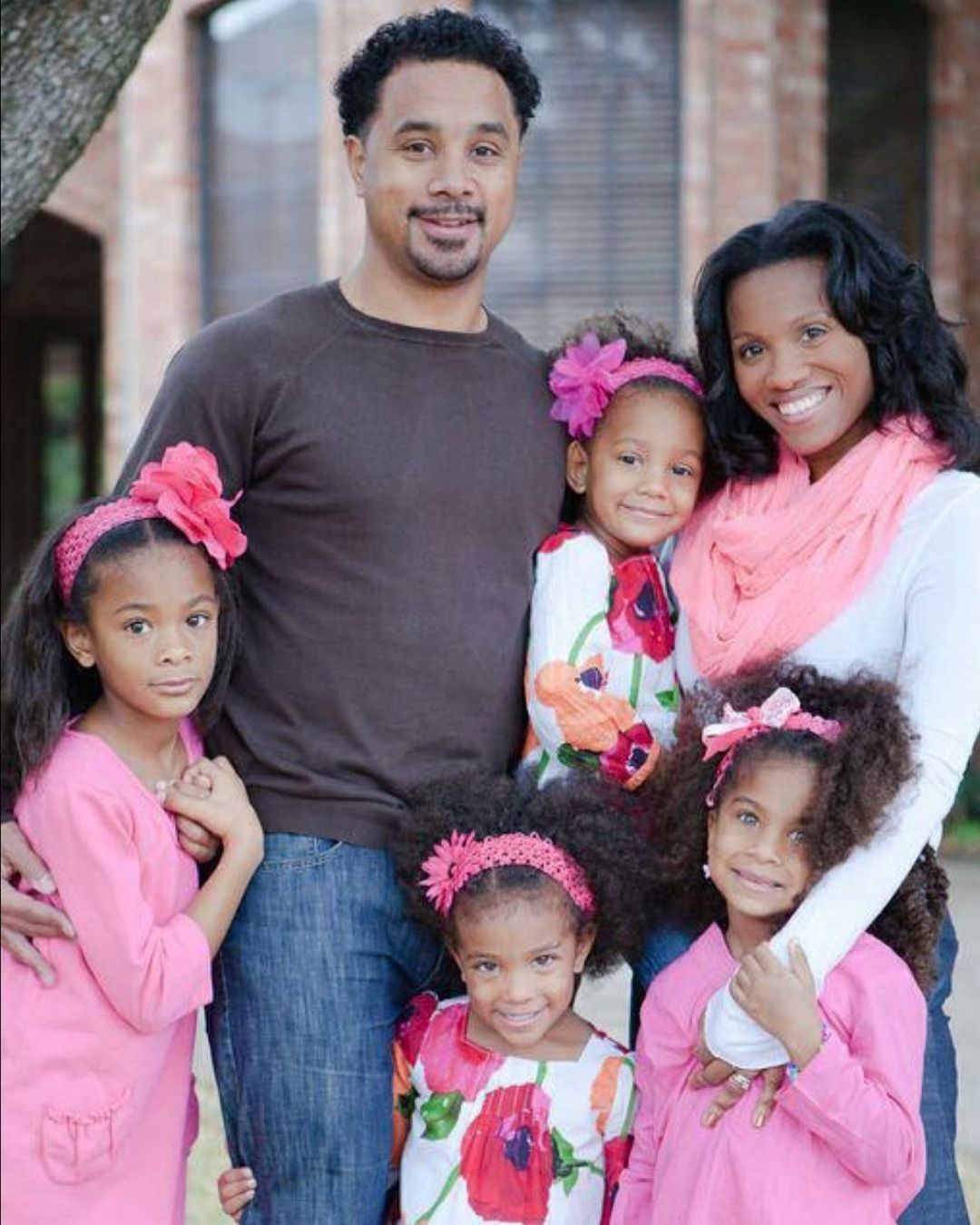 Jonathan Pitts Wife | 10 Beautiful Pictures | Reviewit.pk