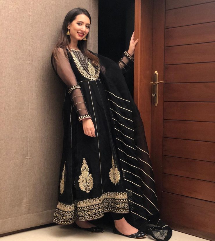 Raaz e Ulfat Cast In Real Life | Reviewit.pk