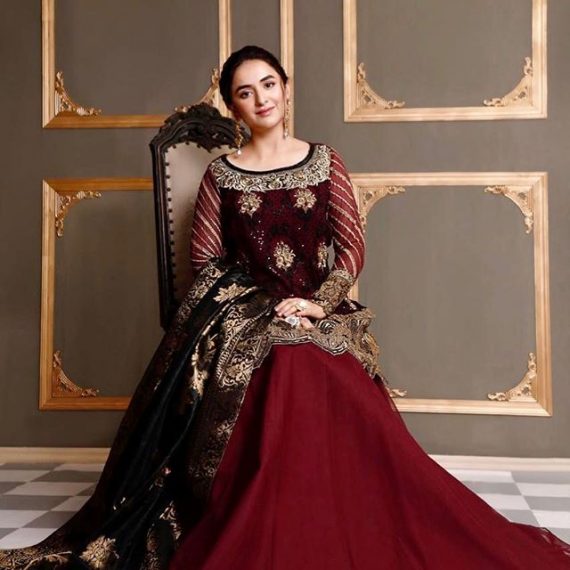 Raaz e Ulfat Cast In Real Life | Reviewit.pk