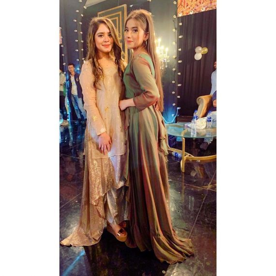 Raaz e Ulfat Cast In Real Life | Reviewit.pk