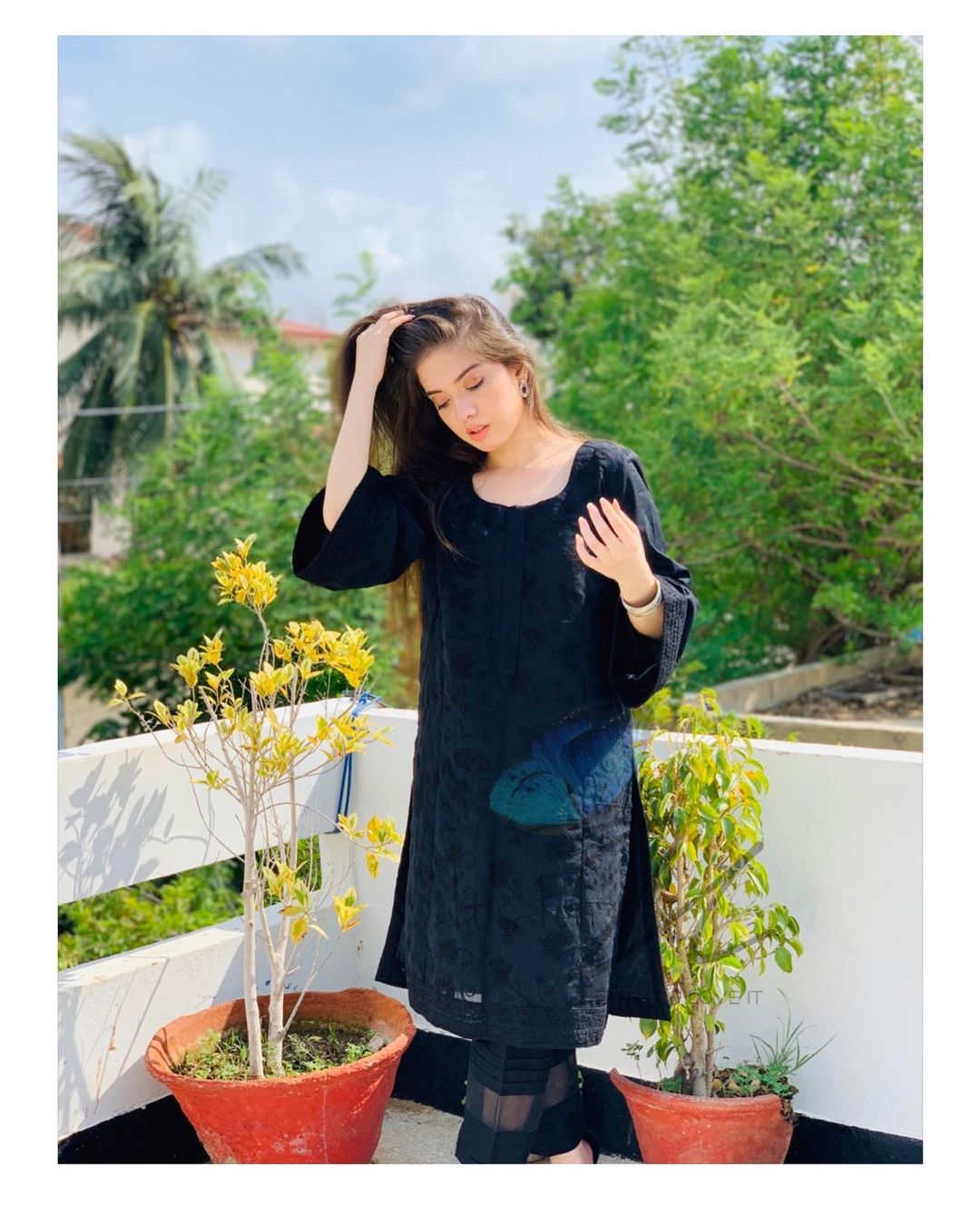 Raaz e Ulfat Cast In Real Life | Reviewit.pk