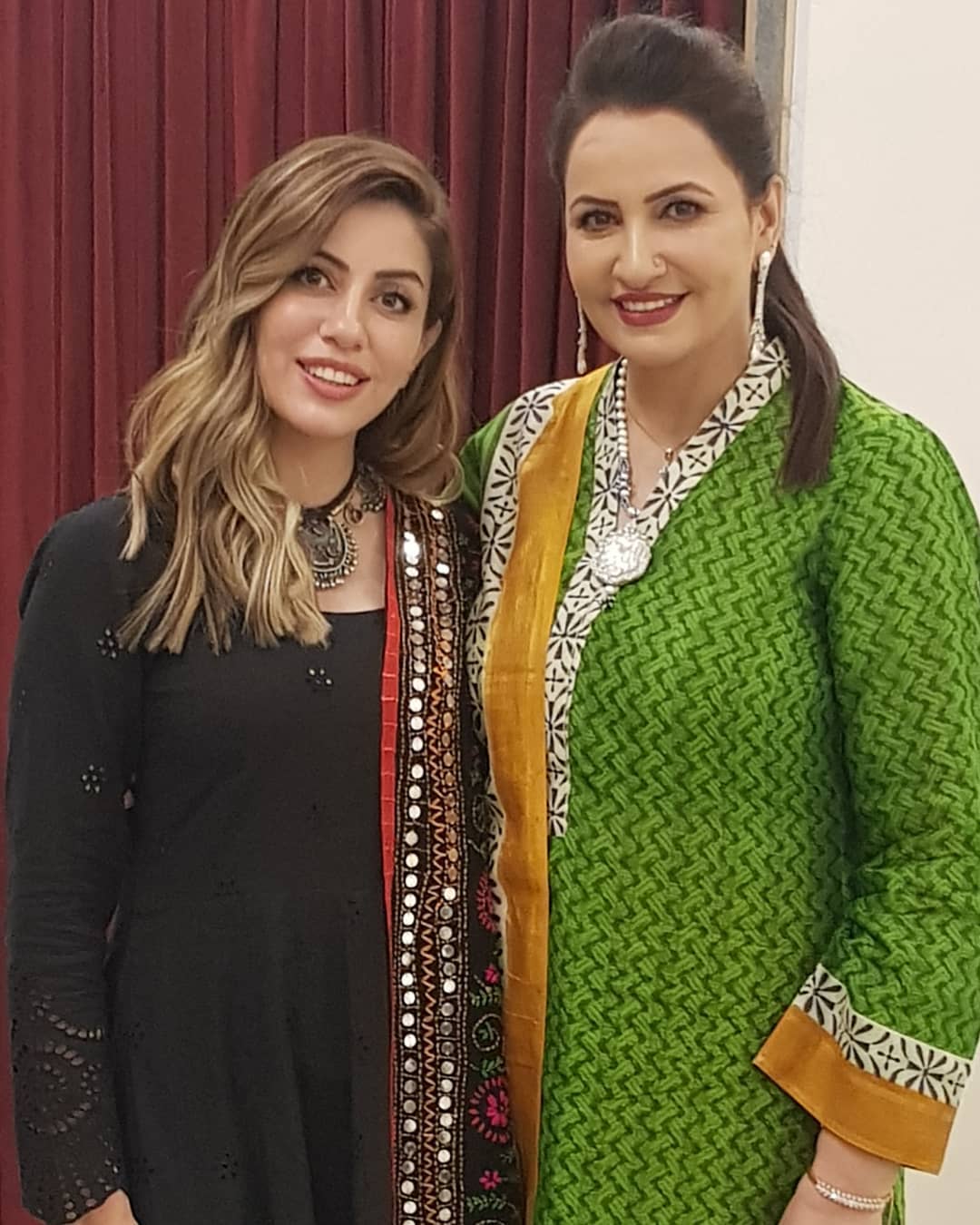 Saba Faisal Family - 20 Beautiful Pictures | Reviewit.pk