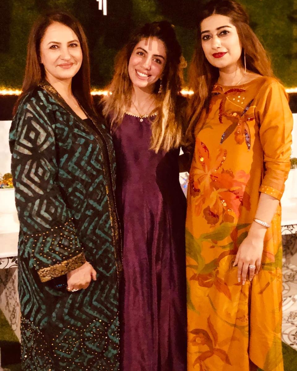 Saba Faisal Family - 20 Beautiful Pictures | Reviewit.pk