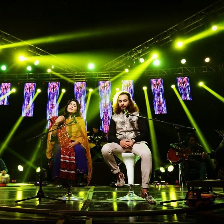 Sanam Marvi Returns Home From Hospital | Reviewit.pk