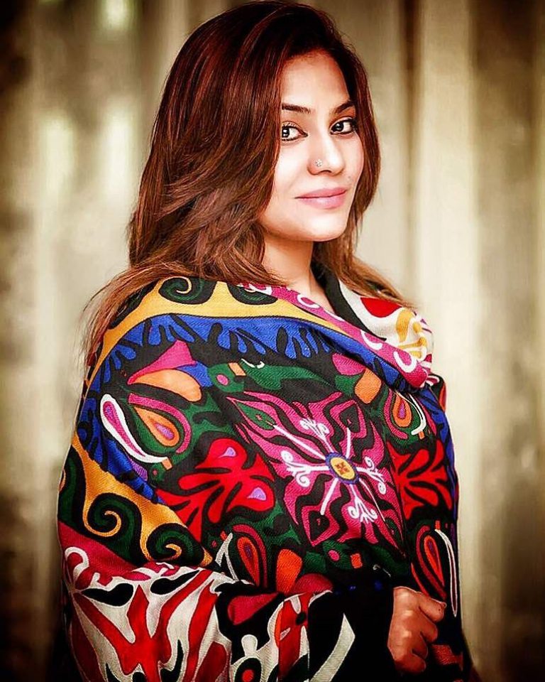 Sanam Marvi Returns Home From Hospital | Reviewit.pk