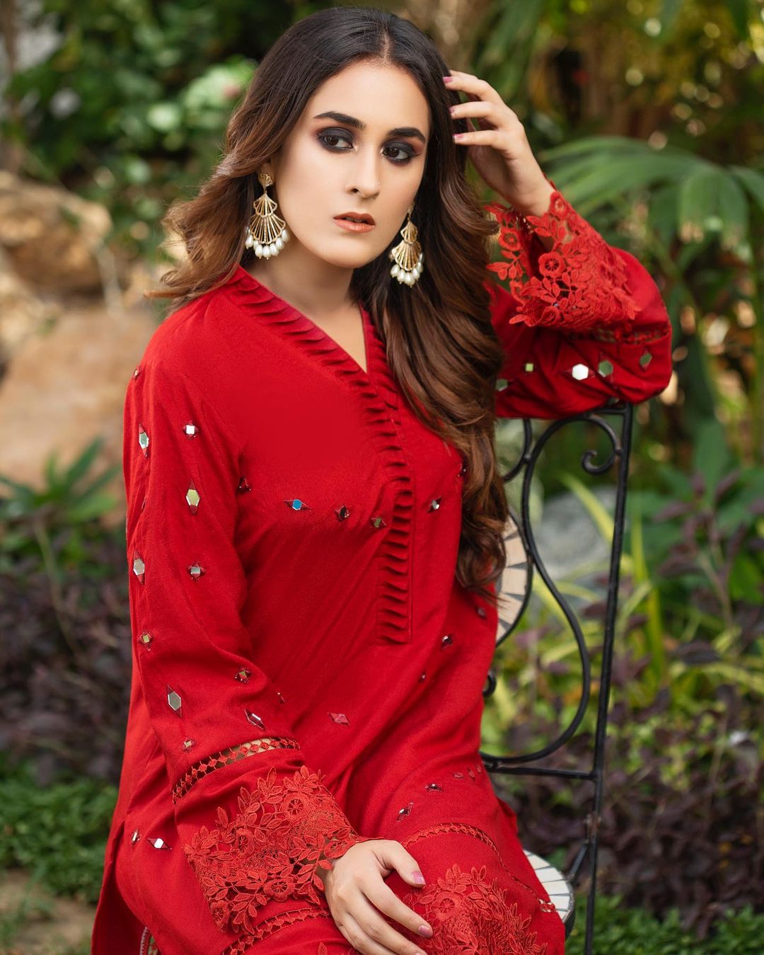 Which Host Proposed Shehzeen Rahatt | Reviewit.pk