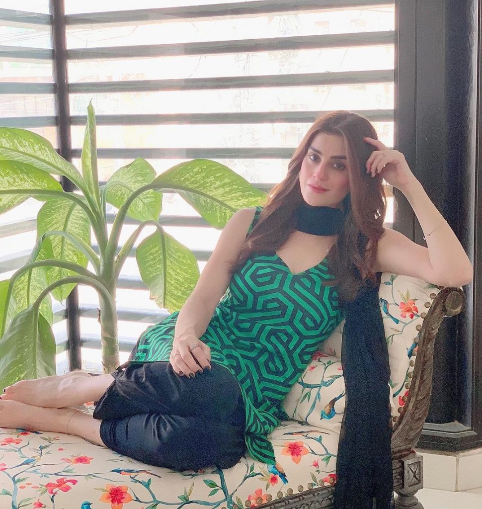 Actress Amna Malik in Turkey - Beautiful Pictures | Reviewit.pk