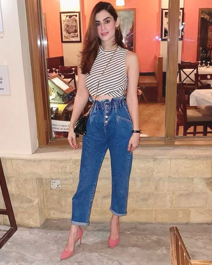 Actress Amna Malik in Turkey - Beautiful Pictures | Reviewit.pk