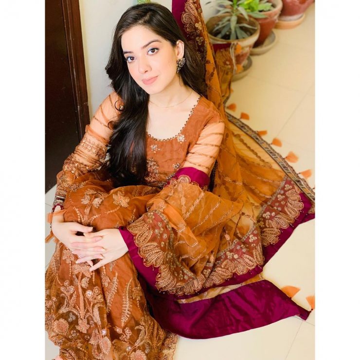 Arisha Razi Khan Latest Photoshoot | Reviewit.pk