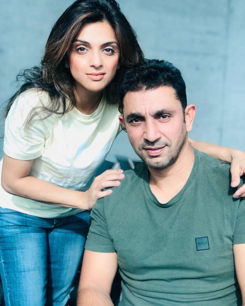 Former Cricketer Azhar Mehmood with his Family - Latest Pictures ...