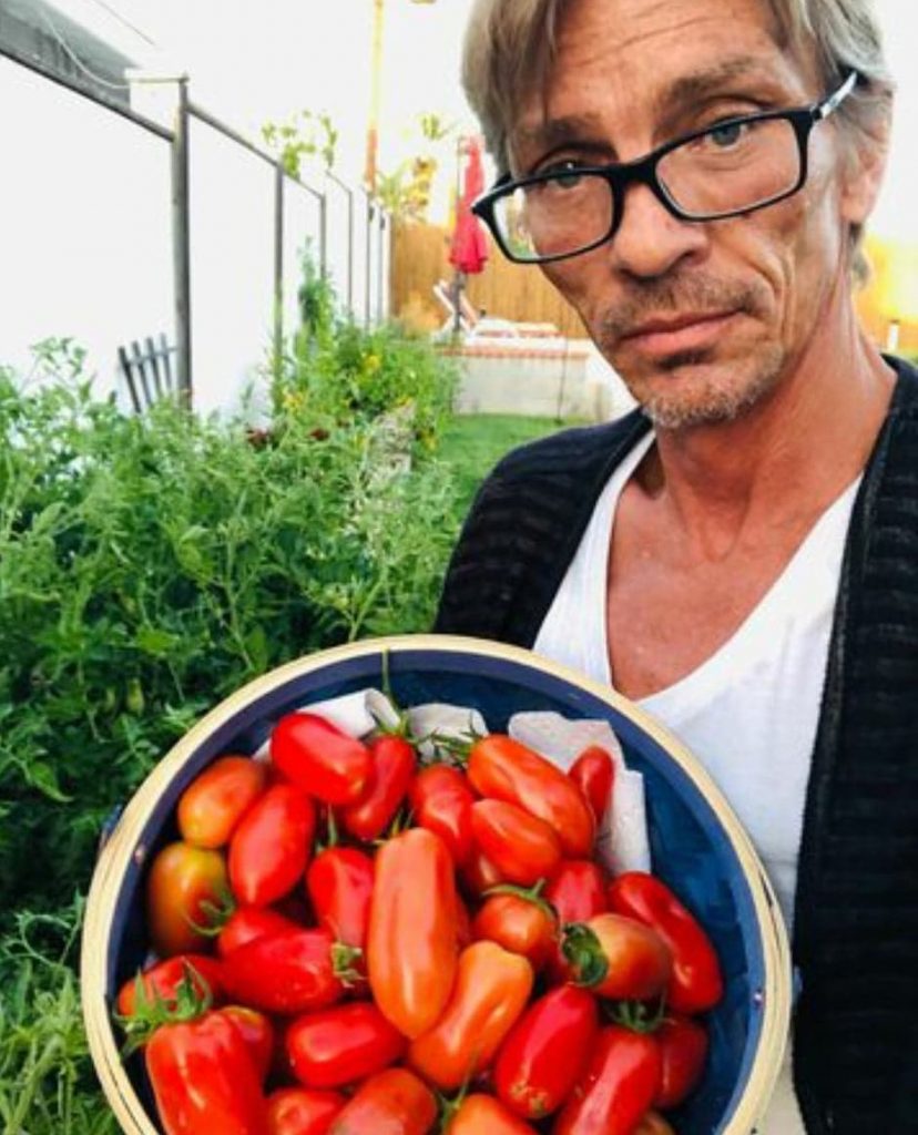 Breaking Bad Cast In Real Life 2020 | Reviewit.pk