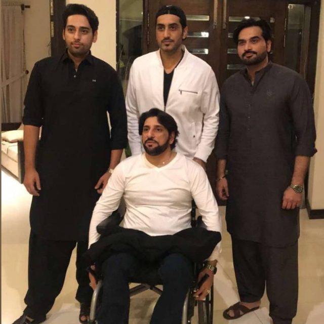 Humayun Saeed Wife Samina Birthday Pictures | Reviewit.pk