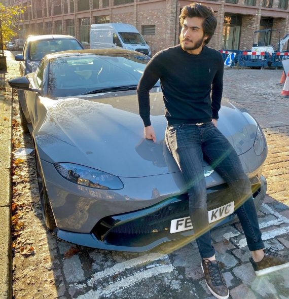 Abdullah Kadwani's Handsome son Haroon Kadwani's pictures | Reviewit.pk