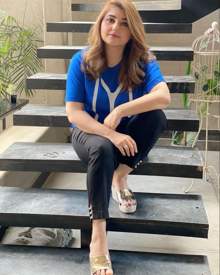 Javeria Saud Pictures With Friends | Reviewit.pk