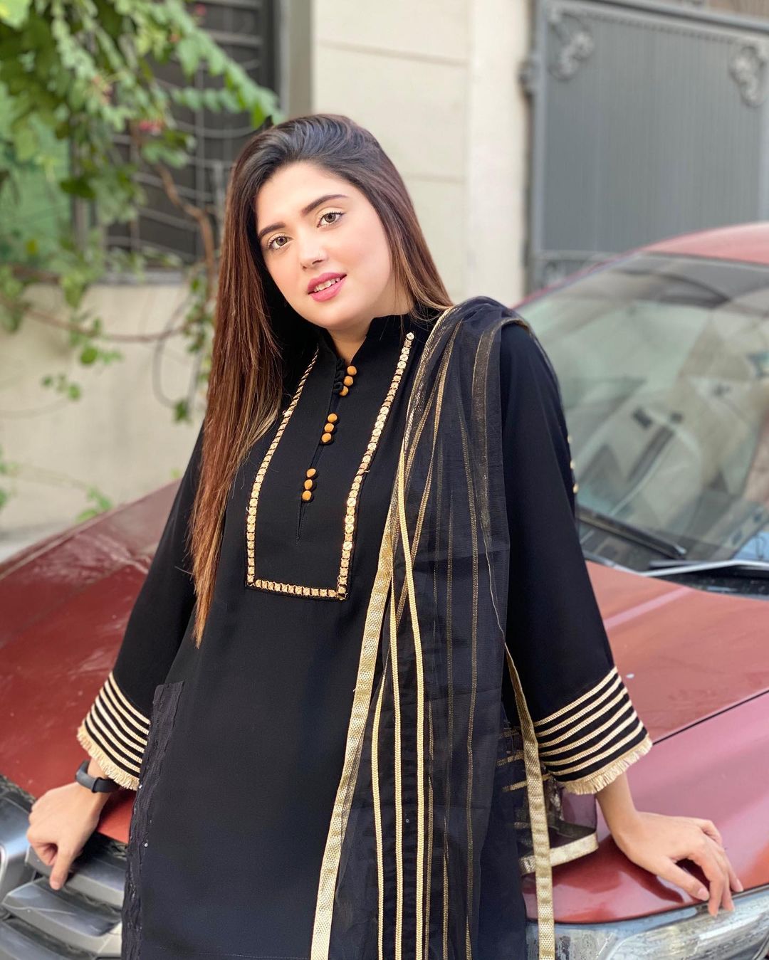 Kanwal Aftab's Latest Pictures In Red Bridal Dress | Reviewit.pk