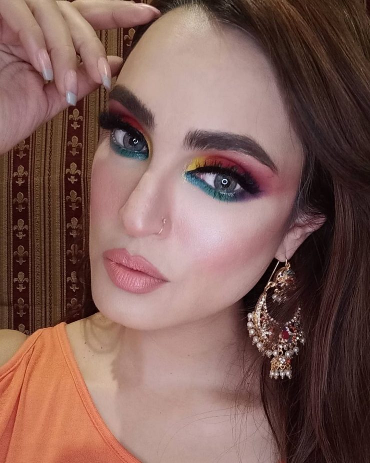 Nadia Hussain Shows Her Clothes Collection | Reviewit.pk