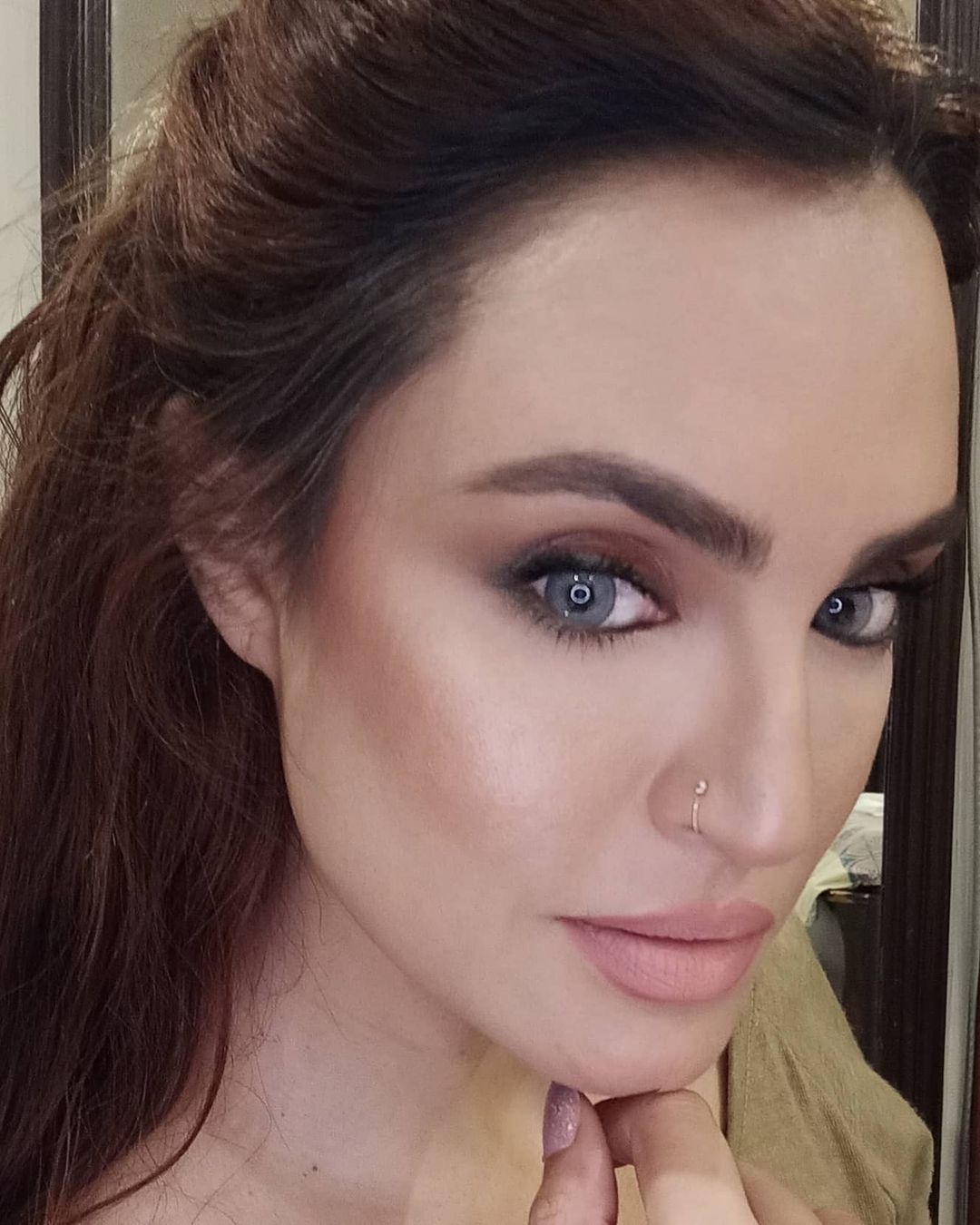 Nadia Hussain Shows Her Clothes Collection | Reviewit.pk