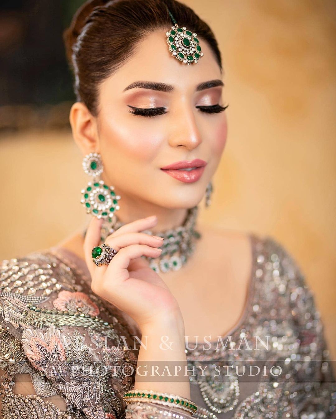 Ramsha Khan Looks Breathtakingly Beautiful In Bridal Dress | Reviewit.pk