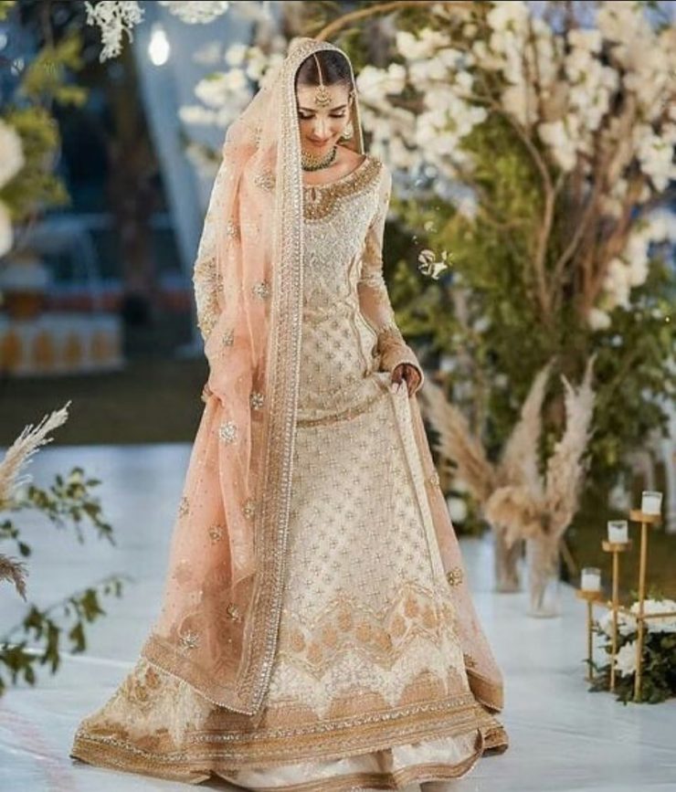 Rubab Hashim with her Husband Shoaib - Latest Pictures | Reviewit.pk