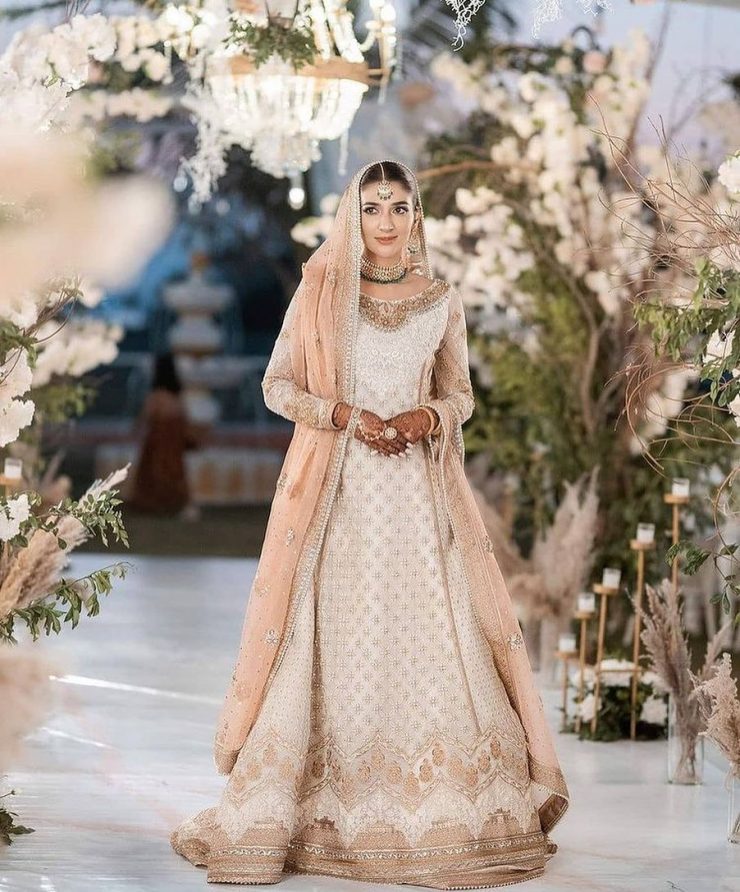 Rubab Hashim with her Husband Shoaib - Latest Pictures | Reviewit.pk