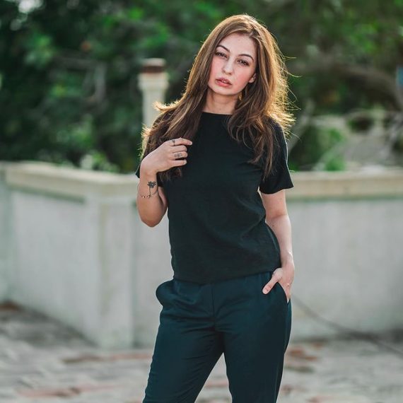 Rubya Chaudhry Reveals Details About Her Divorce | Reviewit.pk