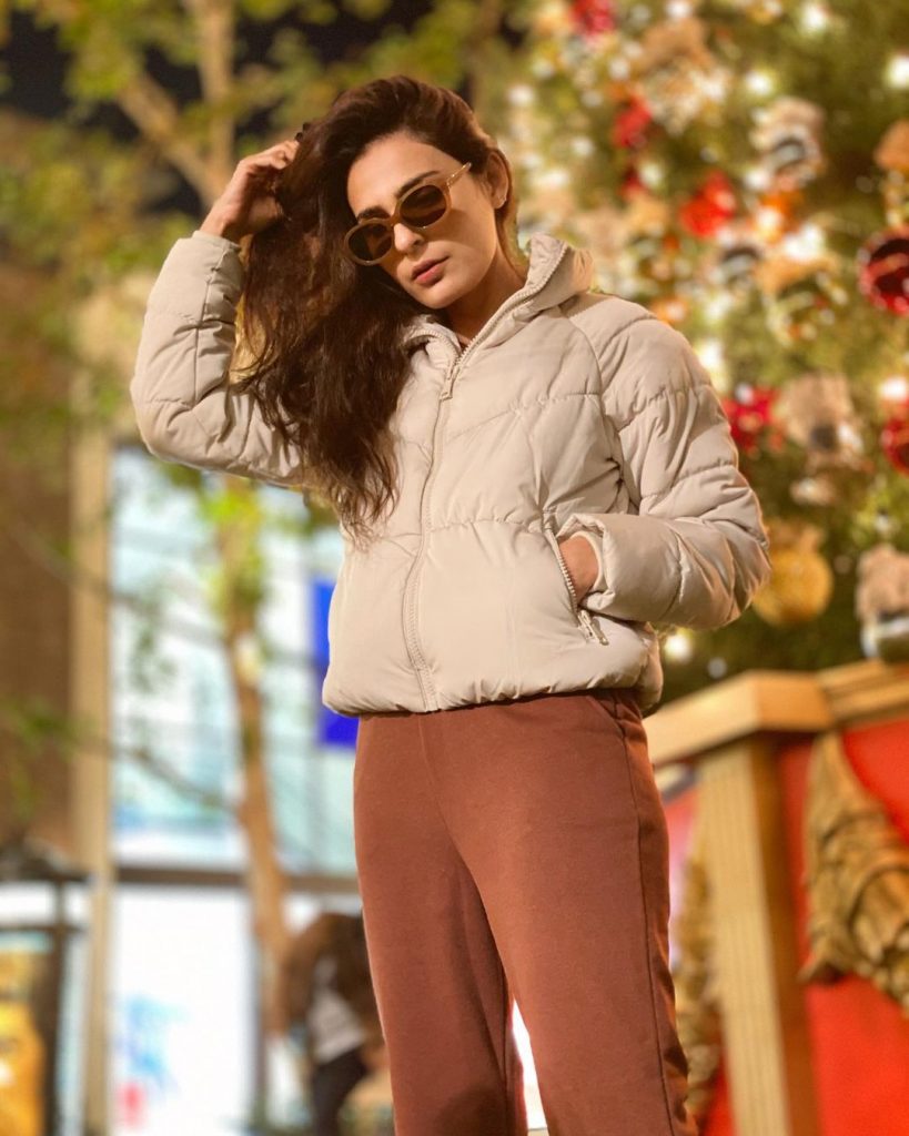 Sadia Ghaffar is Looking Stunning in her Latest Clicks | Reviewit.pk