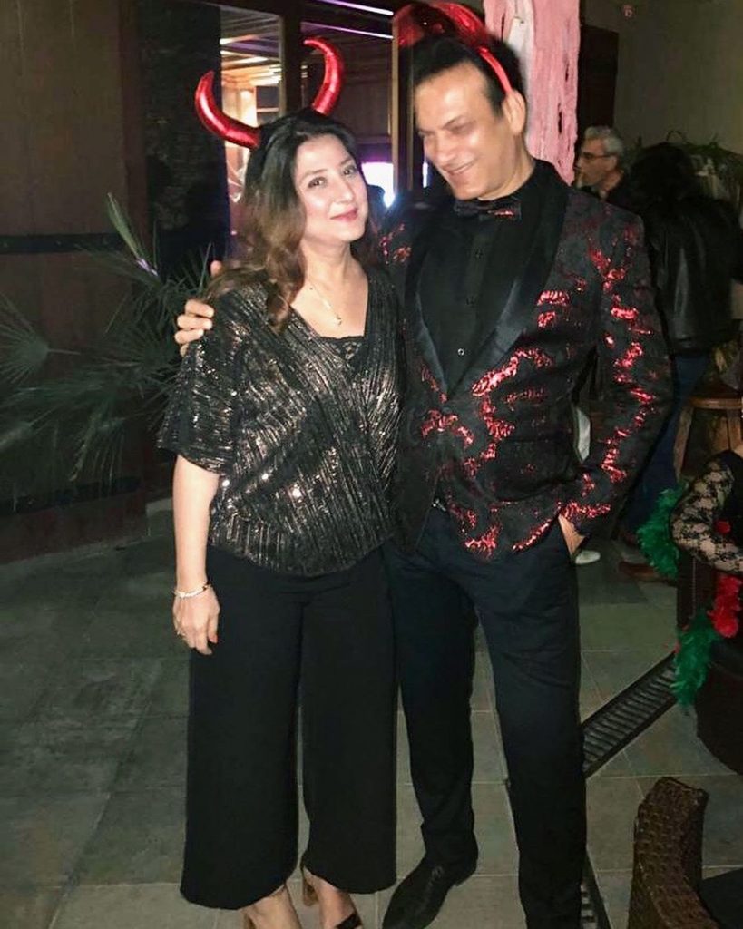 Saleem Sheikh Family - Latest Pictures | Reviewit.pk