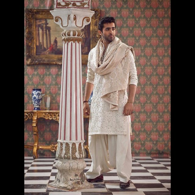 Sheheryar Munawar Pictures from Trip To Balochistan | Reviewit.pk