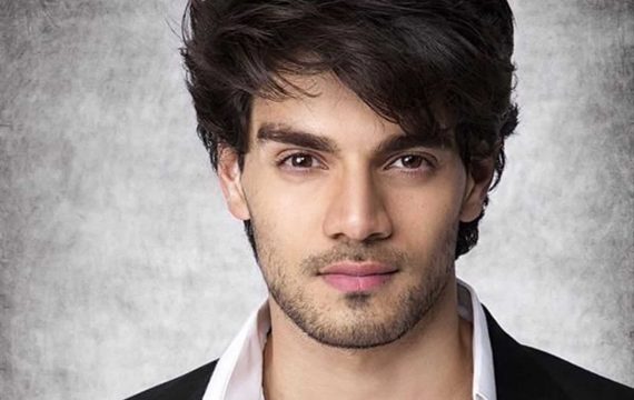 Aditya Pancholi Son | 10 Bewitching Pictures | Reviewit.pk